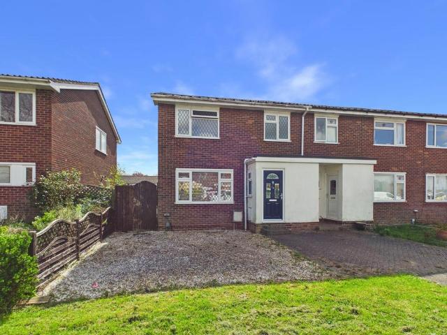 3 bedroom end of terrace house for sale