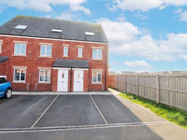 3 bedroom terraced house for sale