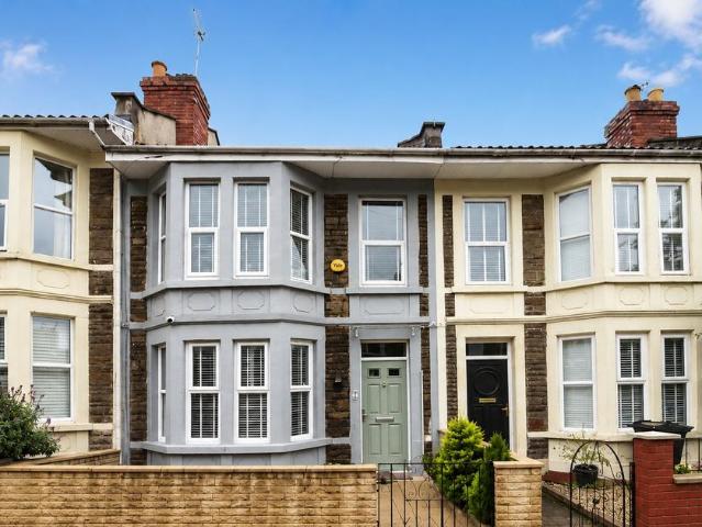 3 bedroom terraced house for sale
