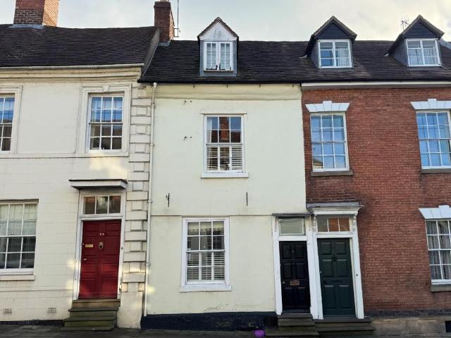 3 bedroom terraced house for sale