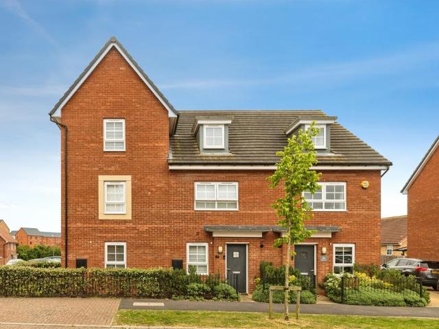 3 bedroom terraced house for sale