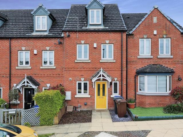 3 bedroom terraced house for sale