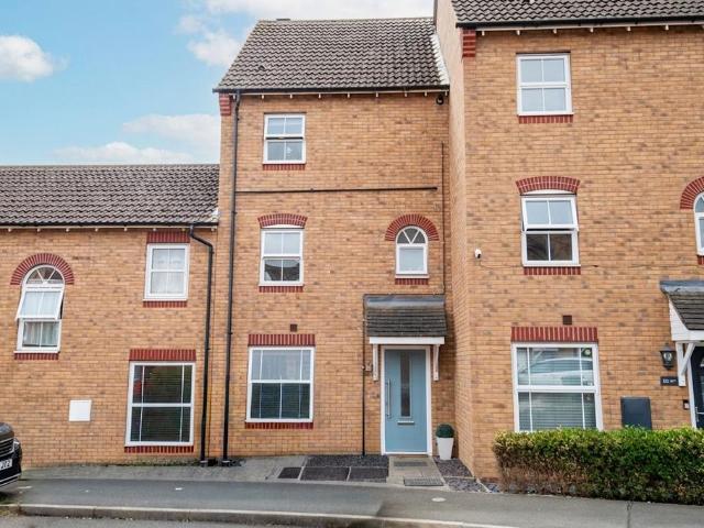 3 bedroom terraced house for sale