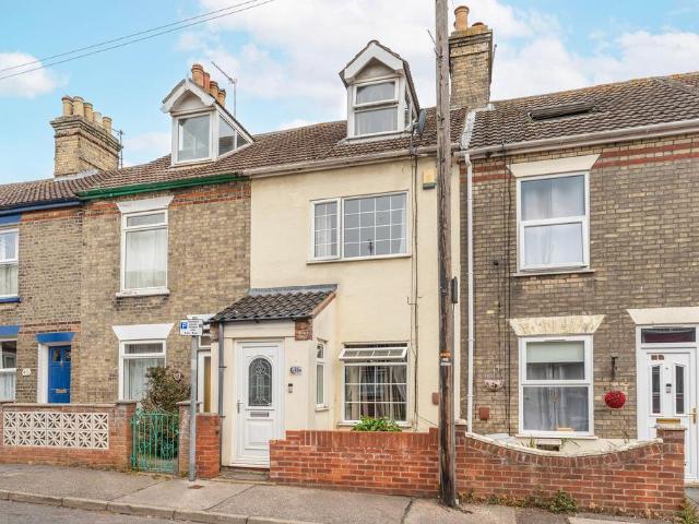 3 bedroom terraced house for sale