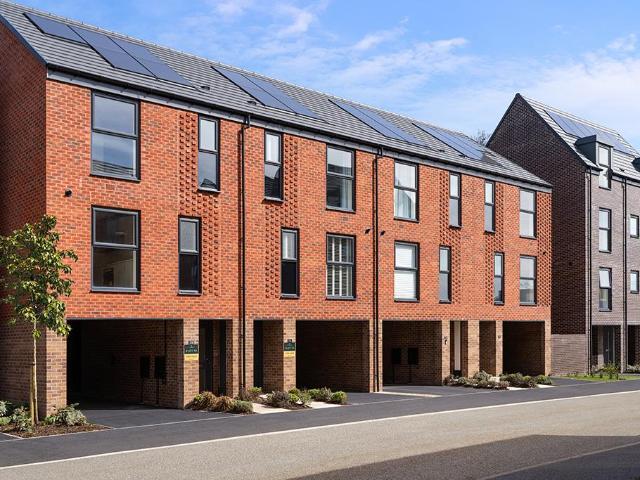 3 bedroom terraced house for sale