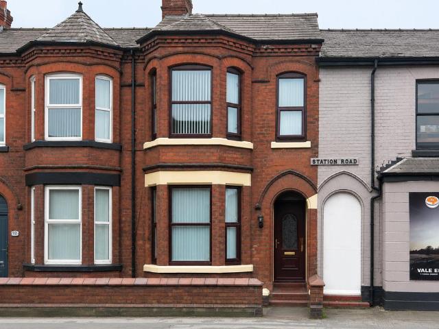 3 bedroom terraced house for sale