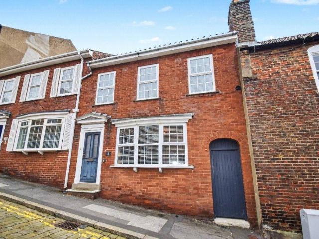 3 bedroom terraced house for sale