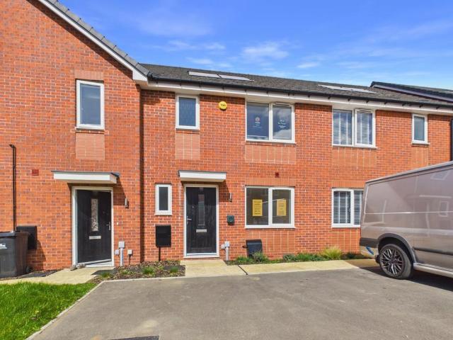 3 bedroom terraced house for sale