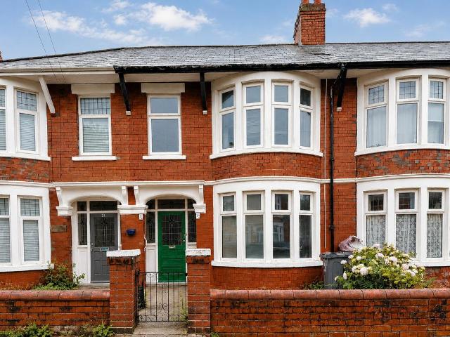 3 bedroom terraced house for sale