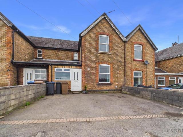 3 bedroom terraced house for sale
