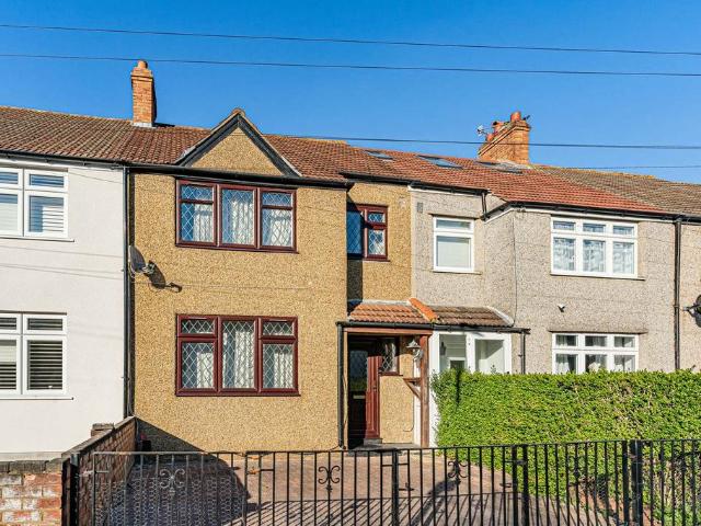 3 bedroom terraced house for sale