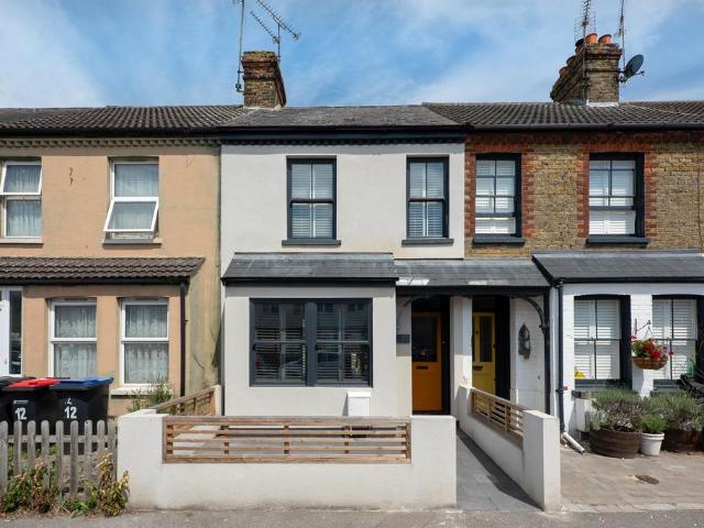 3 bedroom terraced house for sale