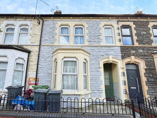 3 bedroom terraced house for sale