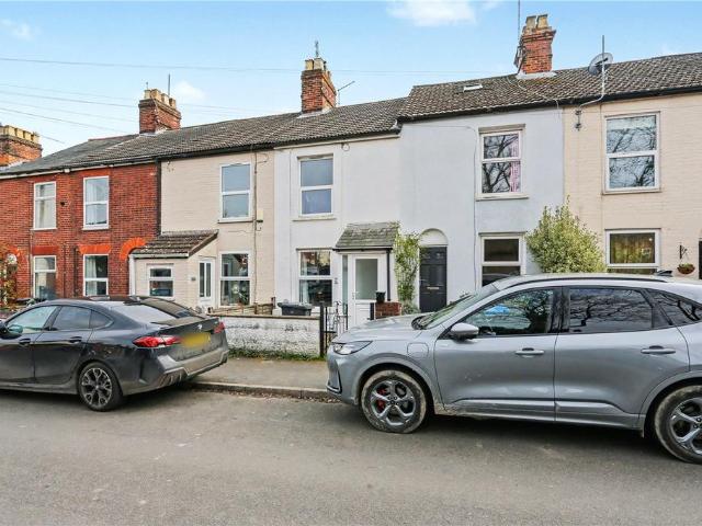 3 bedroom terraced house for sale