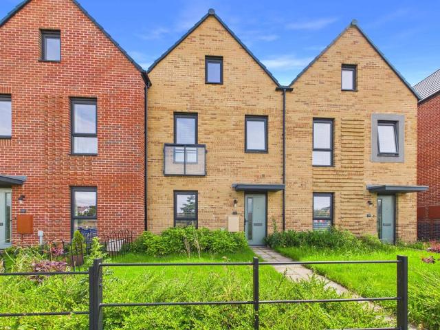 3 bedroom terraced house for sale