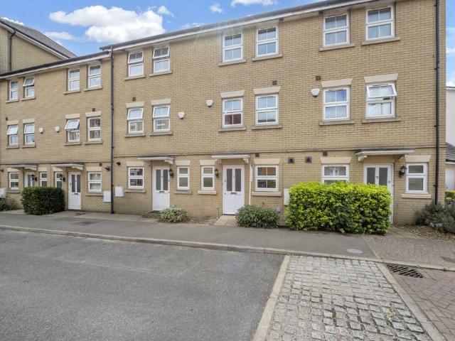 3 bedroom terraced house for sale
