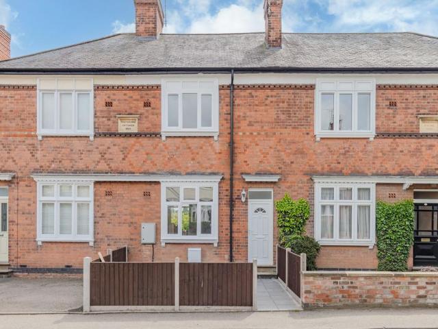 3 bedroom terraced house for sale