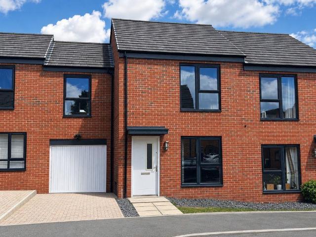 3 bedroom terraced house for sale