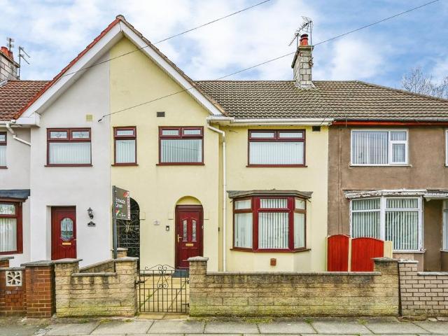 3 bedroom terraced house for sale