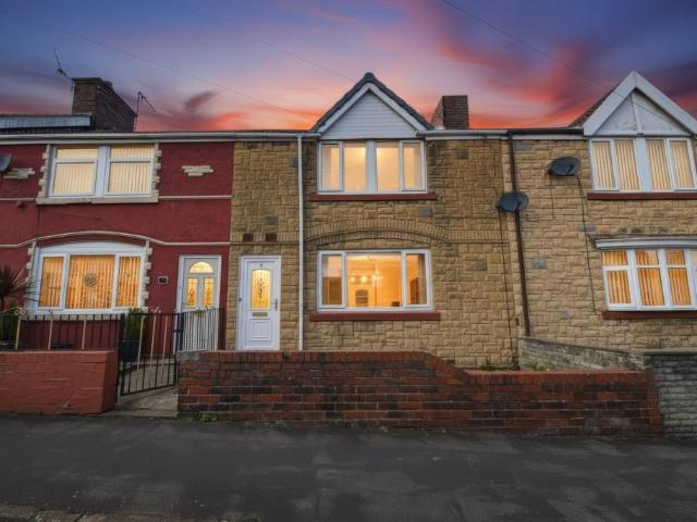 3 bedroom terraced house for sale