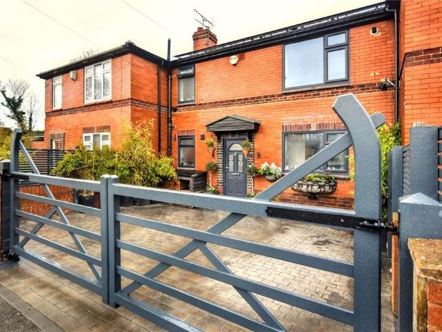 3 bedroom terraced house for sale