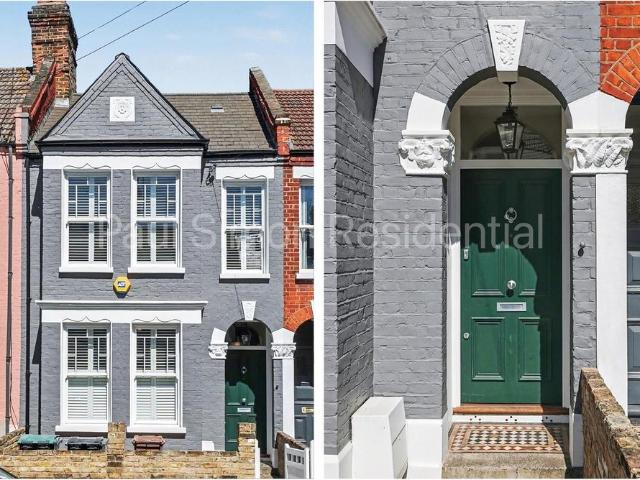 3 bedroom terraced house for sale