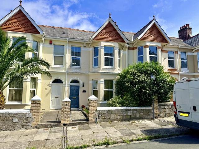 3 bedroom terraced house for sale