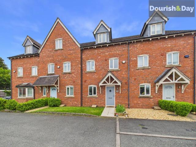 3 bedroom terraced house for sale