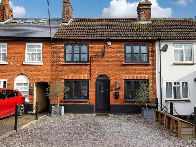3 bedroom terraced house for sale
