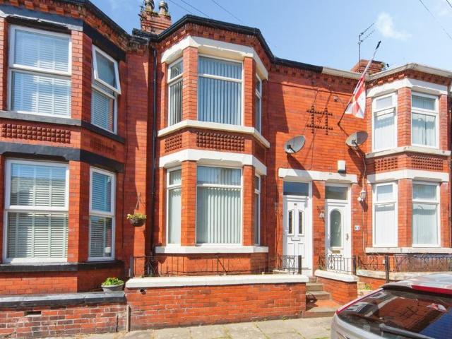 3 bedroom terraced house for sale