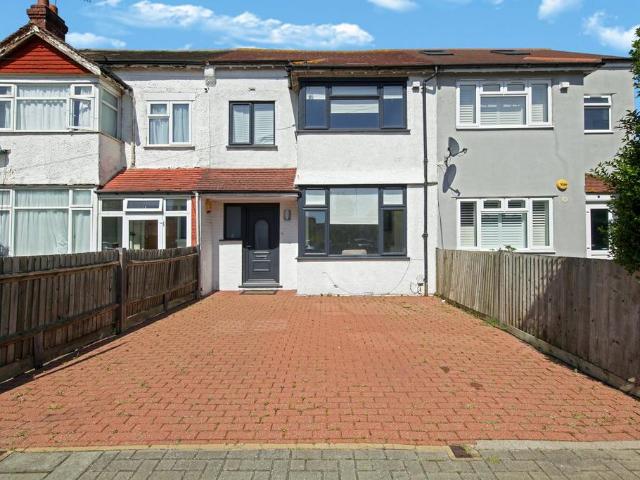 3 bedroom terraced house for sale