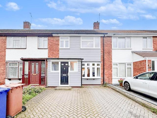3 bedroom terraced house for sale
