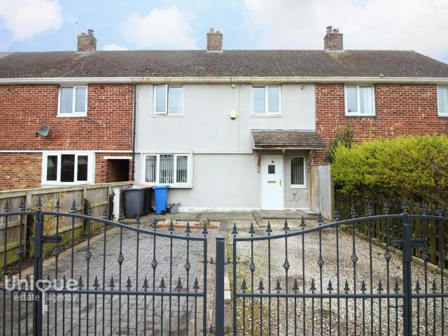 3 bedroom terraced house for sale