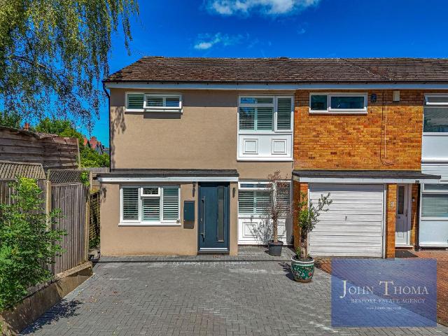 3 bedroom terraced house for sale