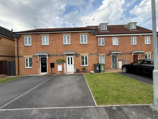 3 bedroom terraced house for sale