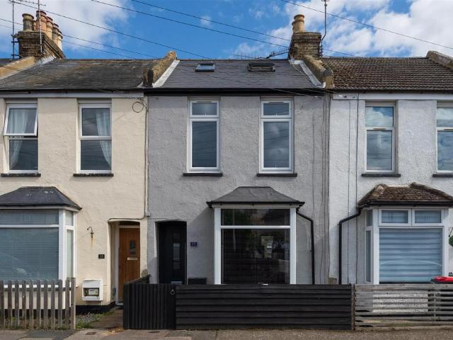 3 bedroom terraced house for sale