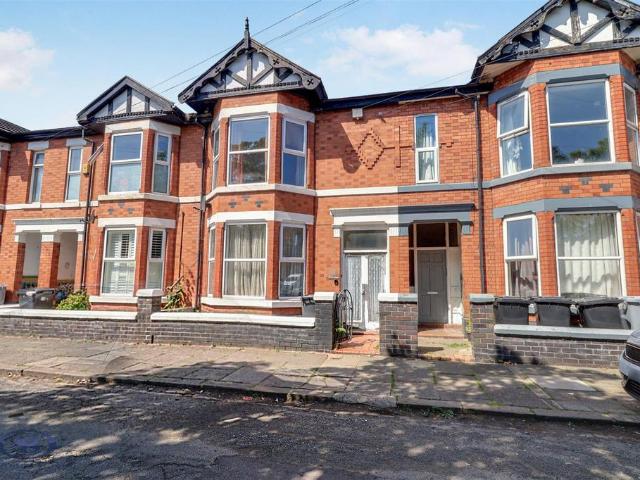 3 bedroom terraced house for sale