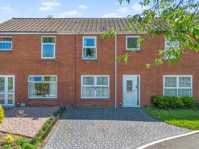 3 bedroom terraced house for sale