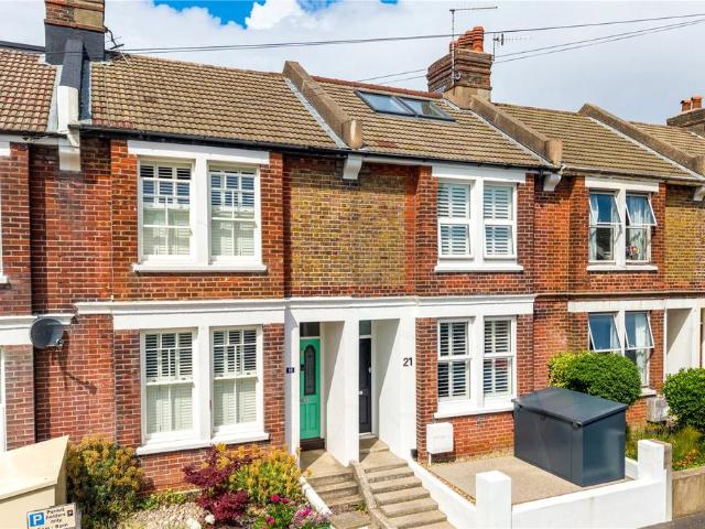 3 bedroom terraced house for sale