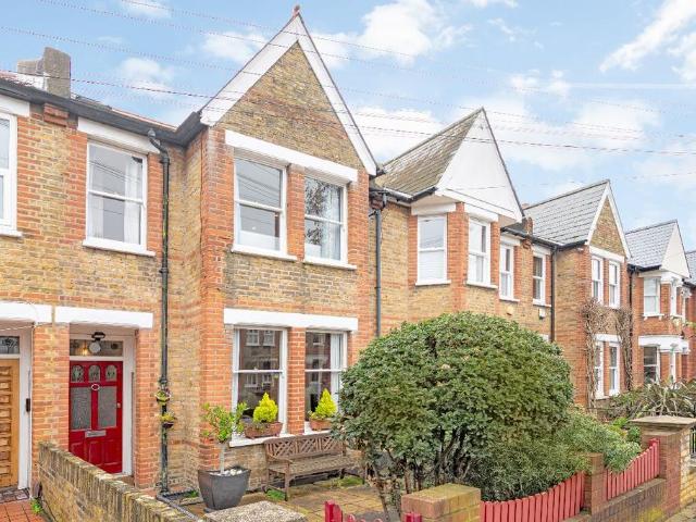 3 bedroom terraced house for sale