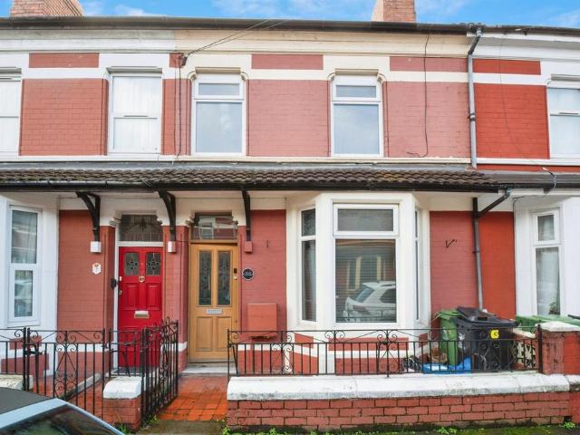 3 bedroom terraced house for sale