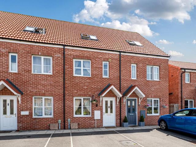 3 bedroom terraced house for sale