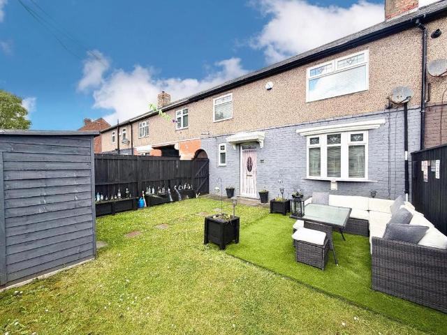 3 bedroom terraced house for sale