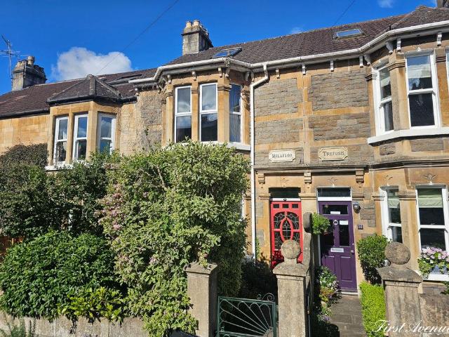 3 bedroom terraced house for sale