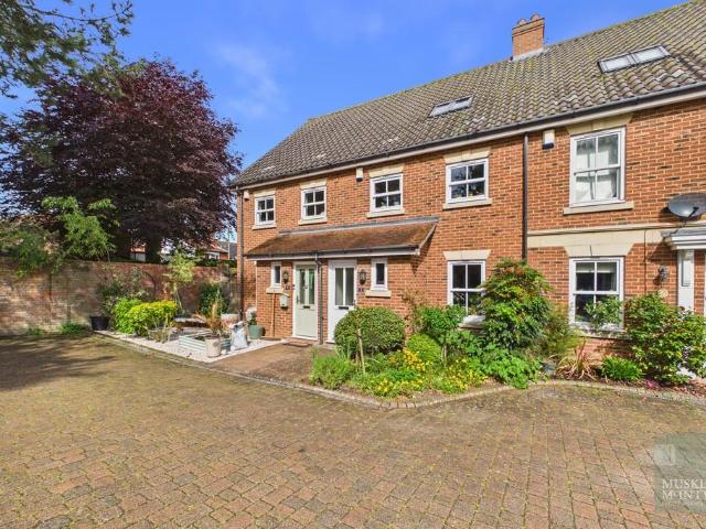 3 bedroom terraced house for sale