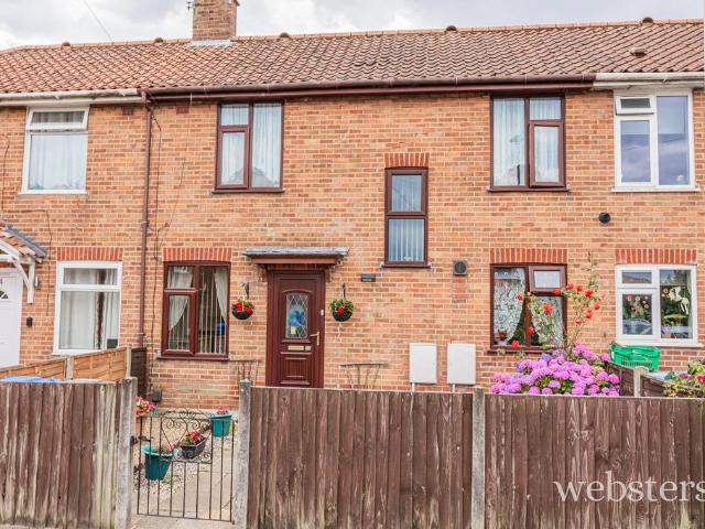 3 bedroom terraced house for sale