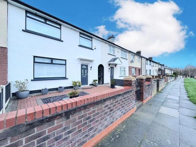 3 bedroom terraced house for sale