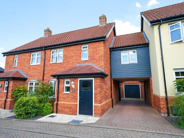 3 bedroom terraced house for sale