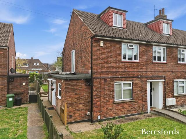 3 bedroom maisonette for sale