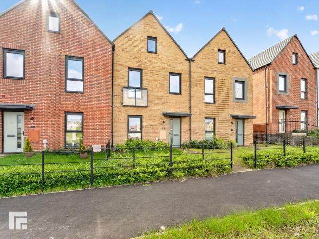 3 bedroom terraced house for sale
